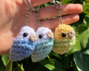 PATRÓN GRATIS de Perico Amigurumi paso a paso en español - Crochetisimo