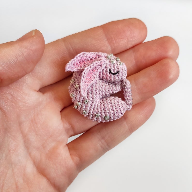 PATRÓN GRATIS Conejo Durmiente Amigurumi paso a paso - Crochetisimo