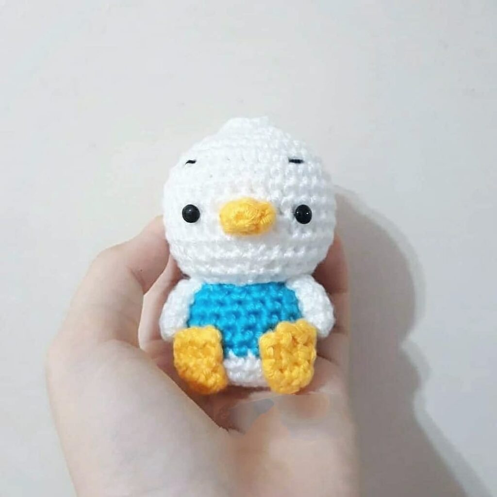 PATRON GRATIS Lindo Patito Llavero Amigirumi - Crochetisimo
