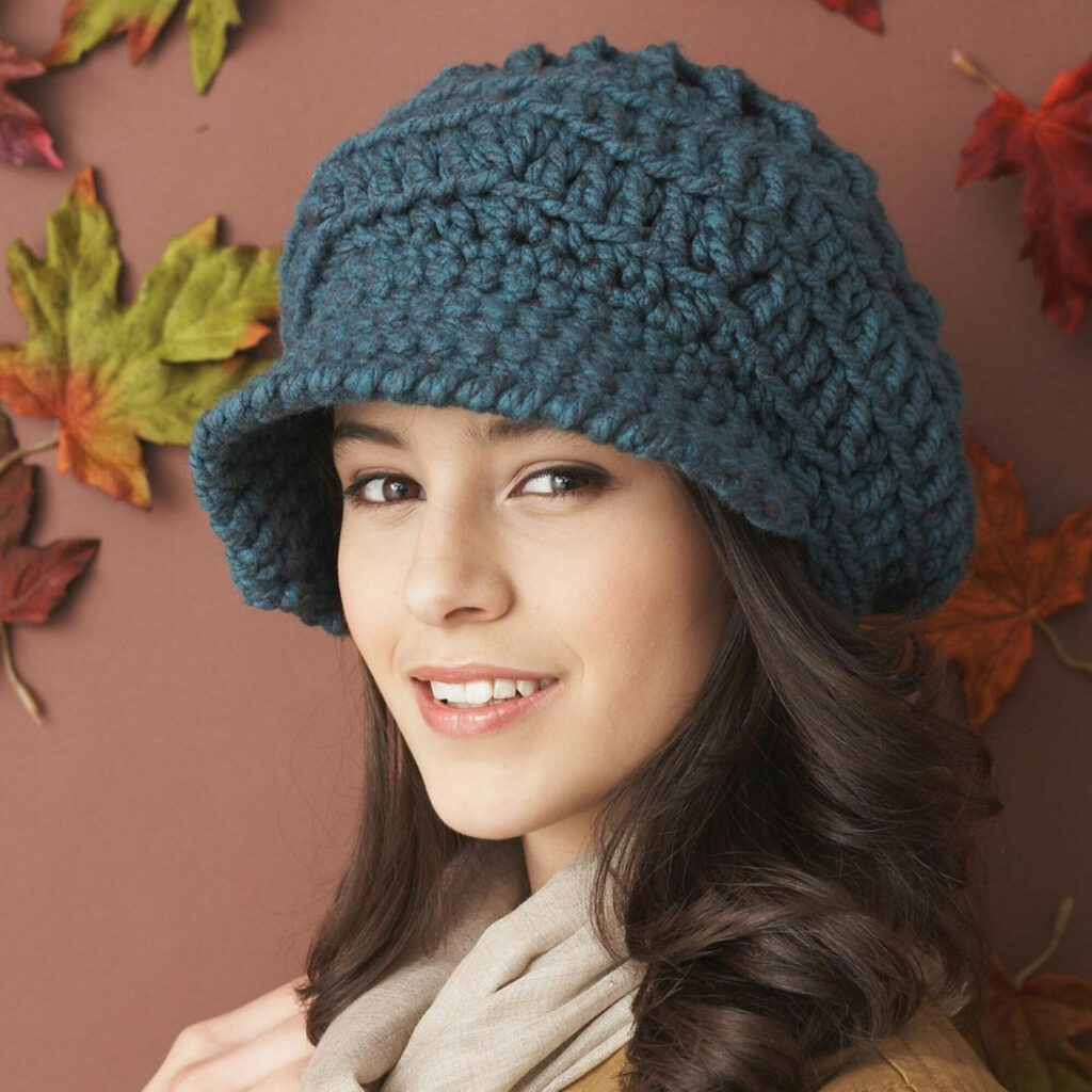 PATRÓN GRATIS Hermoso Gorro-Boina con Visera en Crochet - Crochetisimo