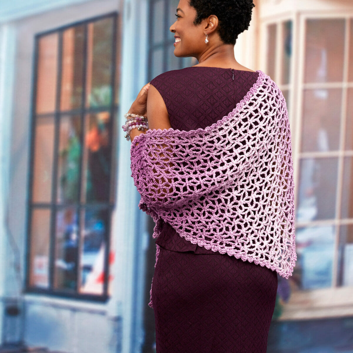 PATRÓN GRATIS Chal de Encaje Isósceles a Crochet - Crochetisimo