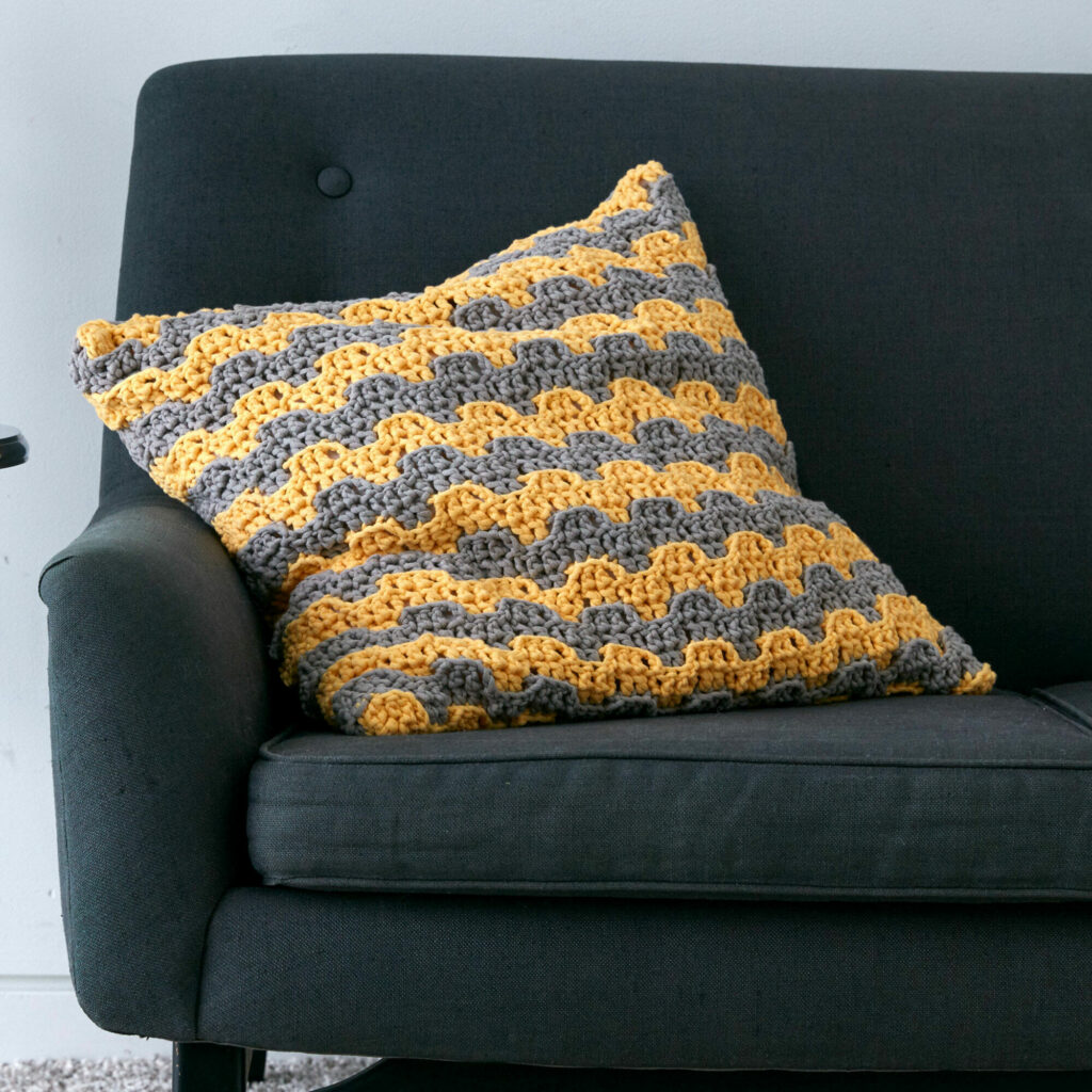 PATRÓN GRATIS Almohadón de Lucio en Crochet - Crochetisimo