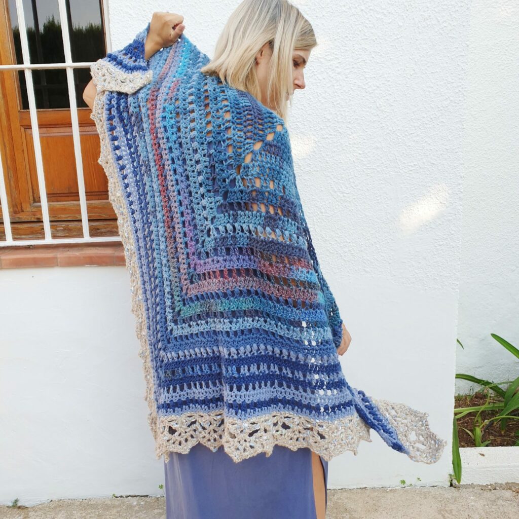 PATRÓN GRATIS Chal Azul Ocaso Vintage en Crochet - Crochetisimo