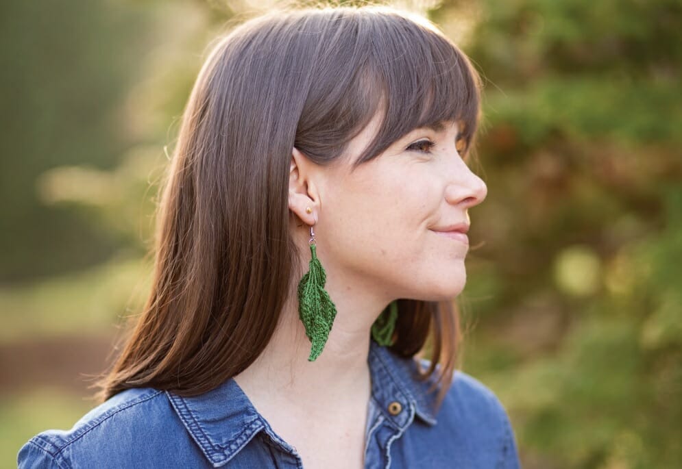 PATRÓN GRATIS Pendientes Hojas Colgantes a Crochet – Crochetisimo
